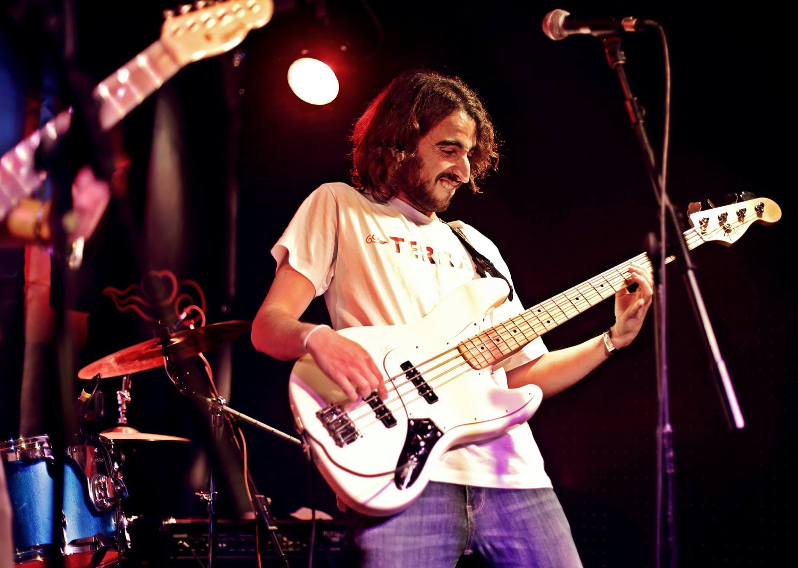 ALEJANDRO MOLINA DEJA TERRAL - rock de aqui magazine