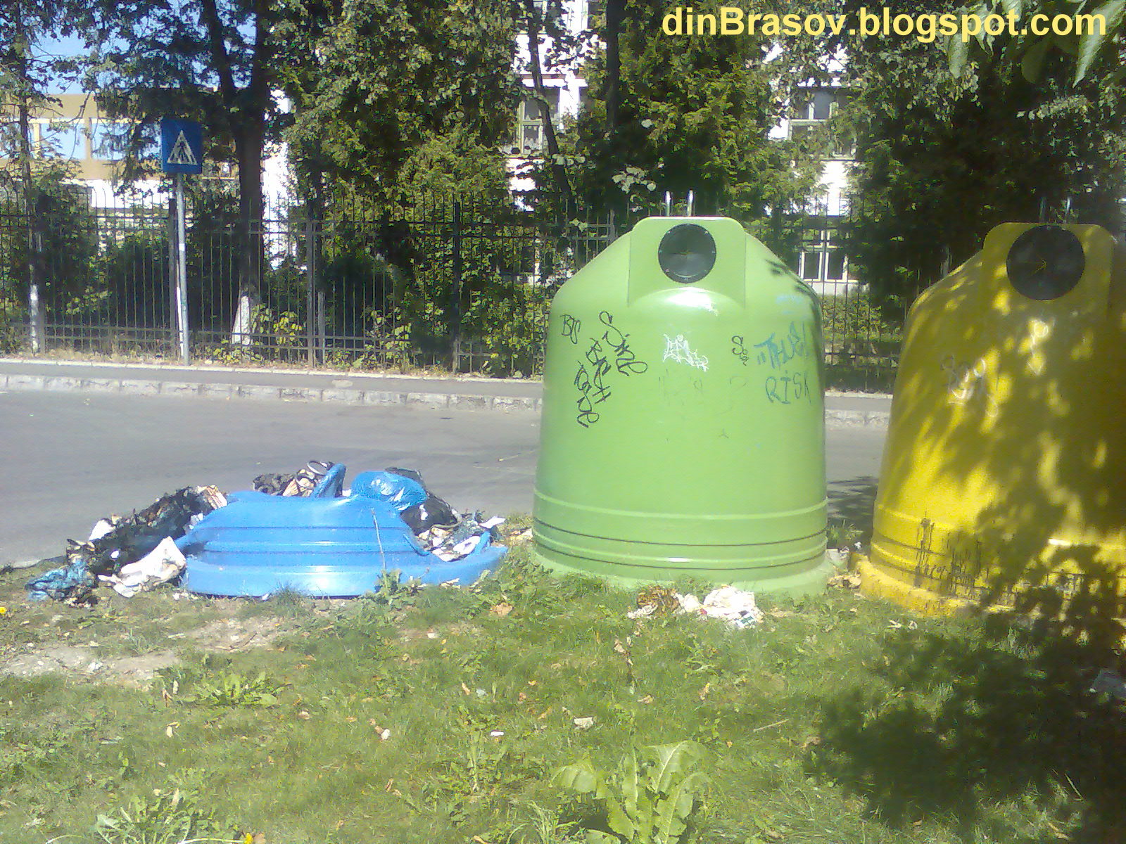 din Brasov: Tomberoane reciclare selectiva incendiate in Brasov