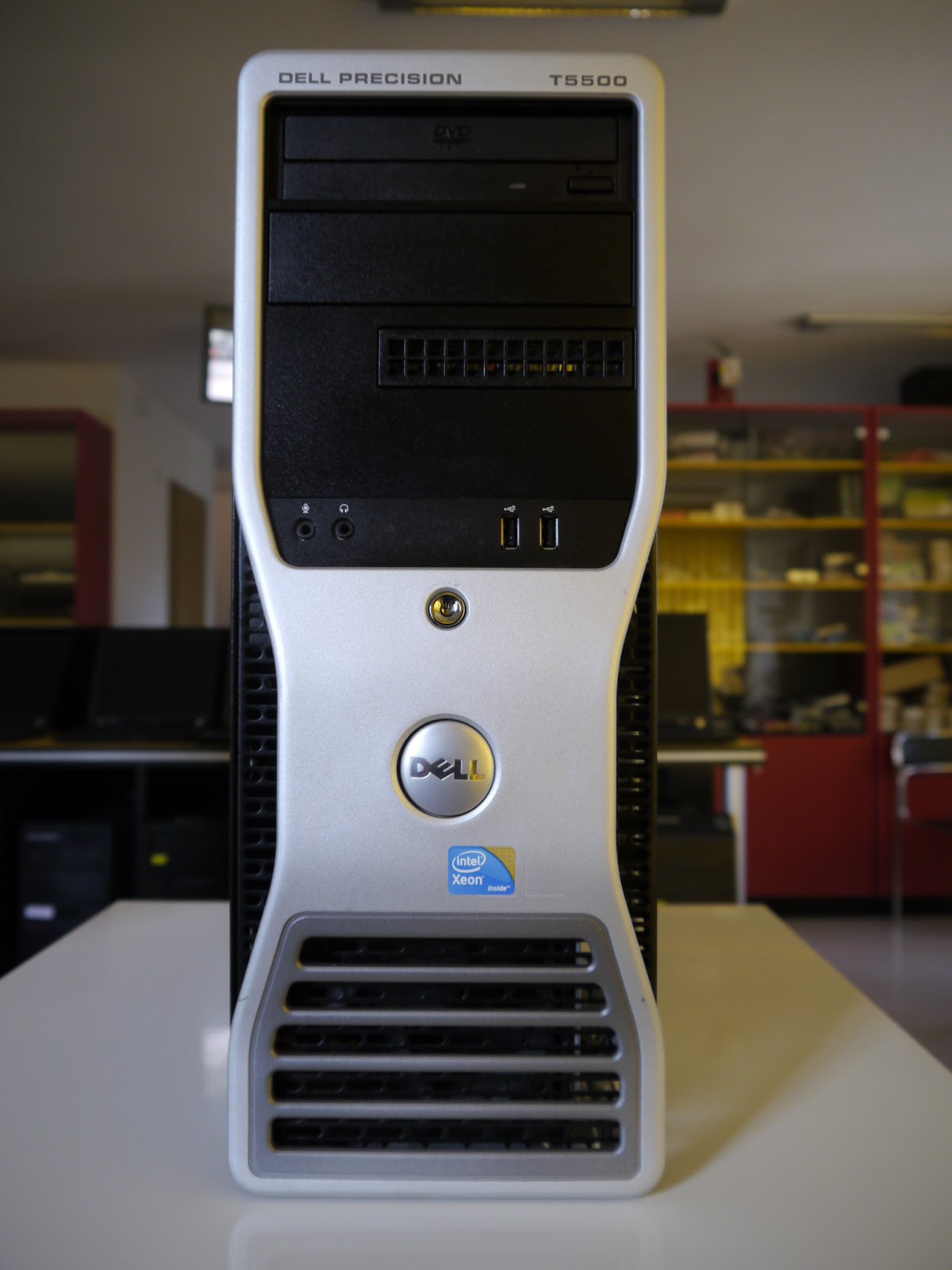 DELL Precision T5500 - 16 логически ядра за екстремална производителност | Retro-PC-Mania ...