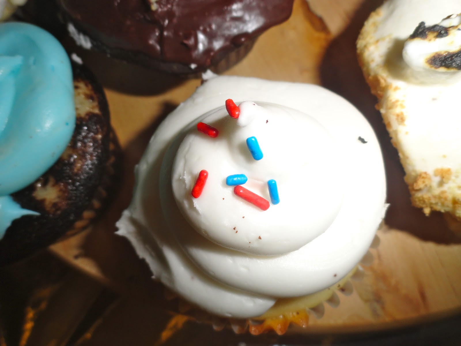 Extravagant Cupcakes: June 2012