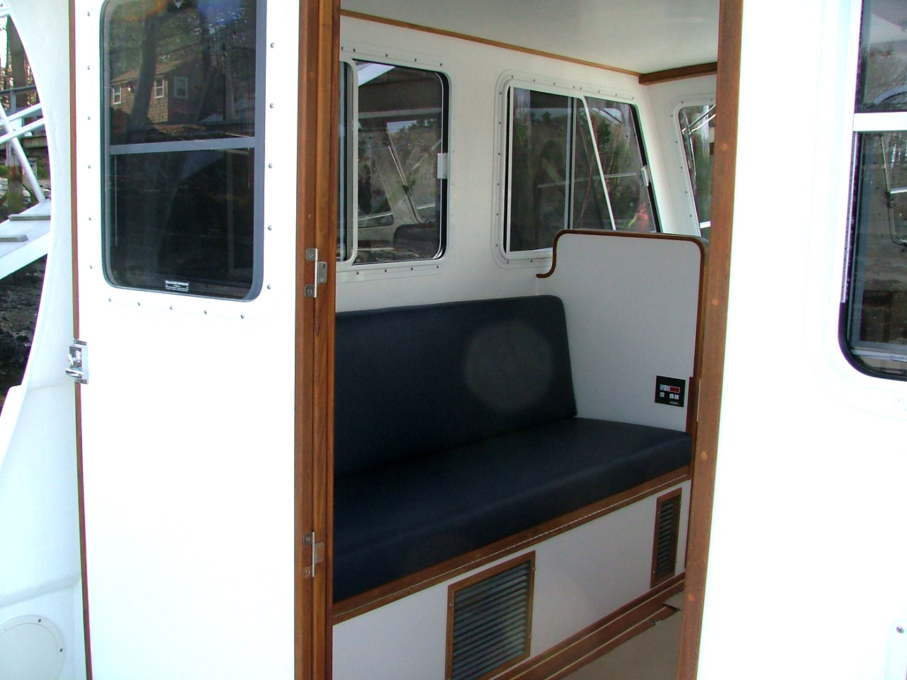 Eastern Boats 31: Eastern 31 Interior