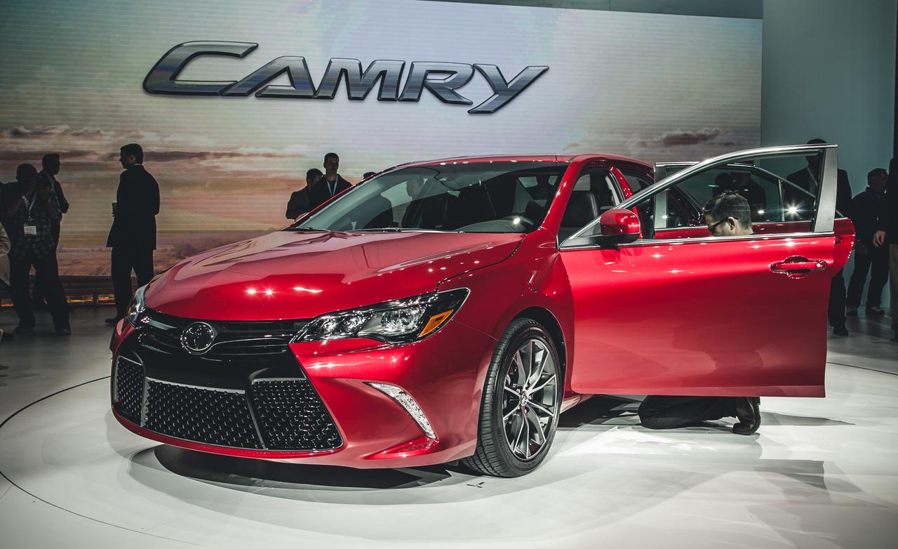 Mobil Toyota Resmi Meluncurkan Generasi Camry 2015