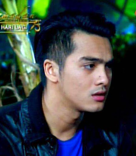 27+ Tren Gaya Foto Potongan Rambut Ricky Harun, Foto Artis