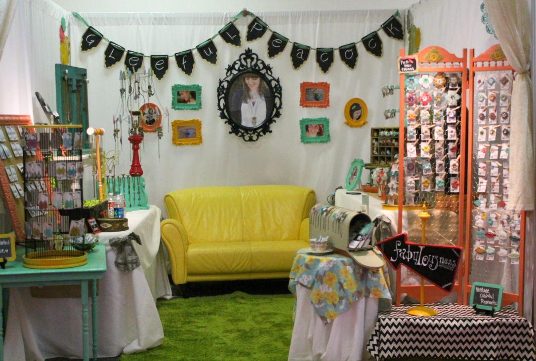 Gleeful Peacock: Second time is even grander. Going to Market again.