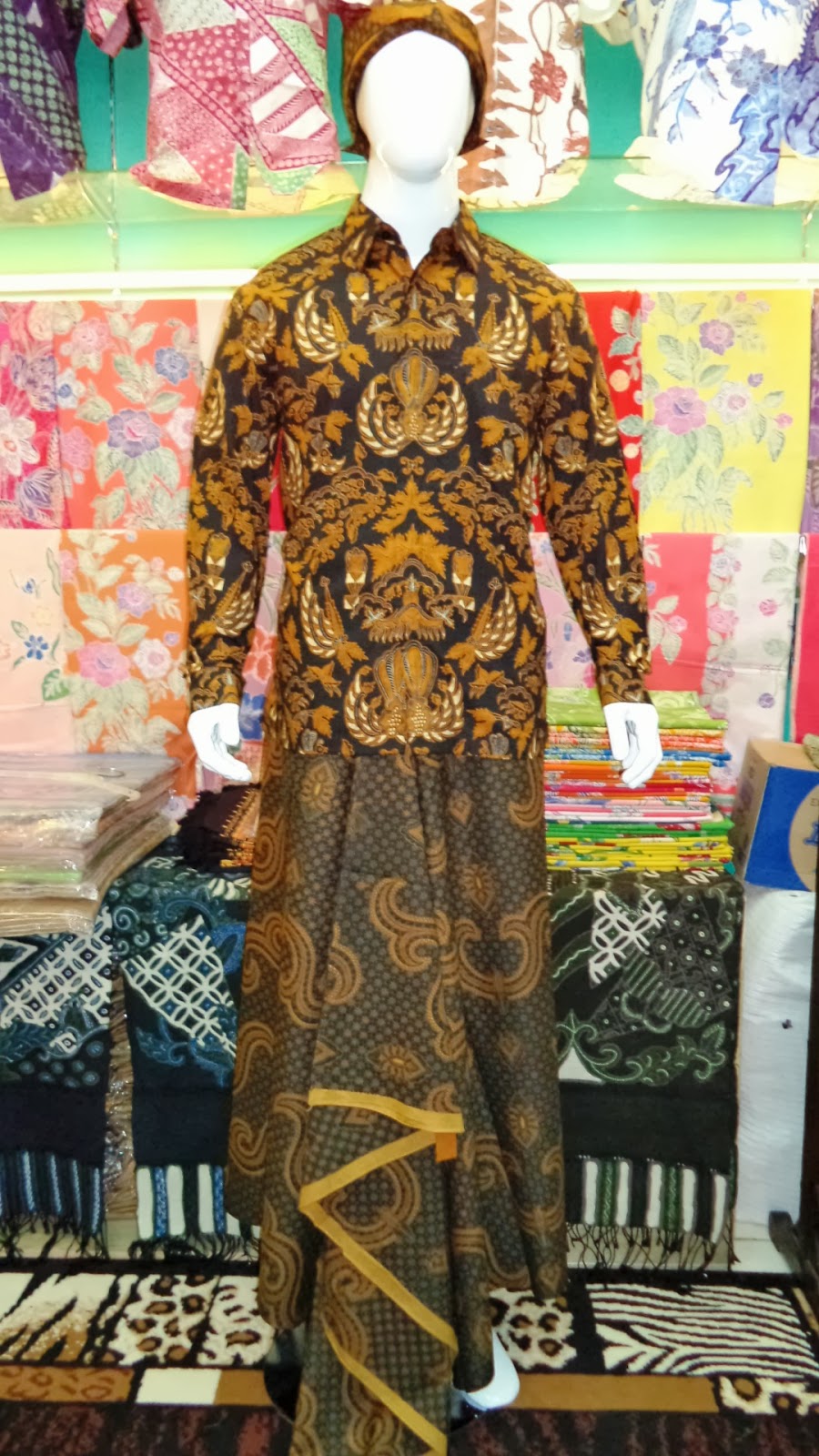 BATIK BEDJO: KEMEJA SOGAN WARNA ALAM @650.000