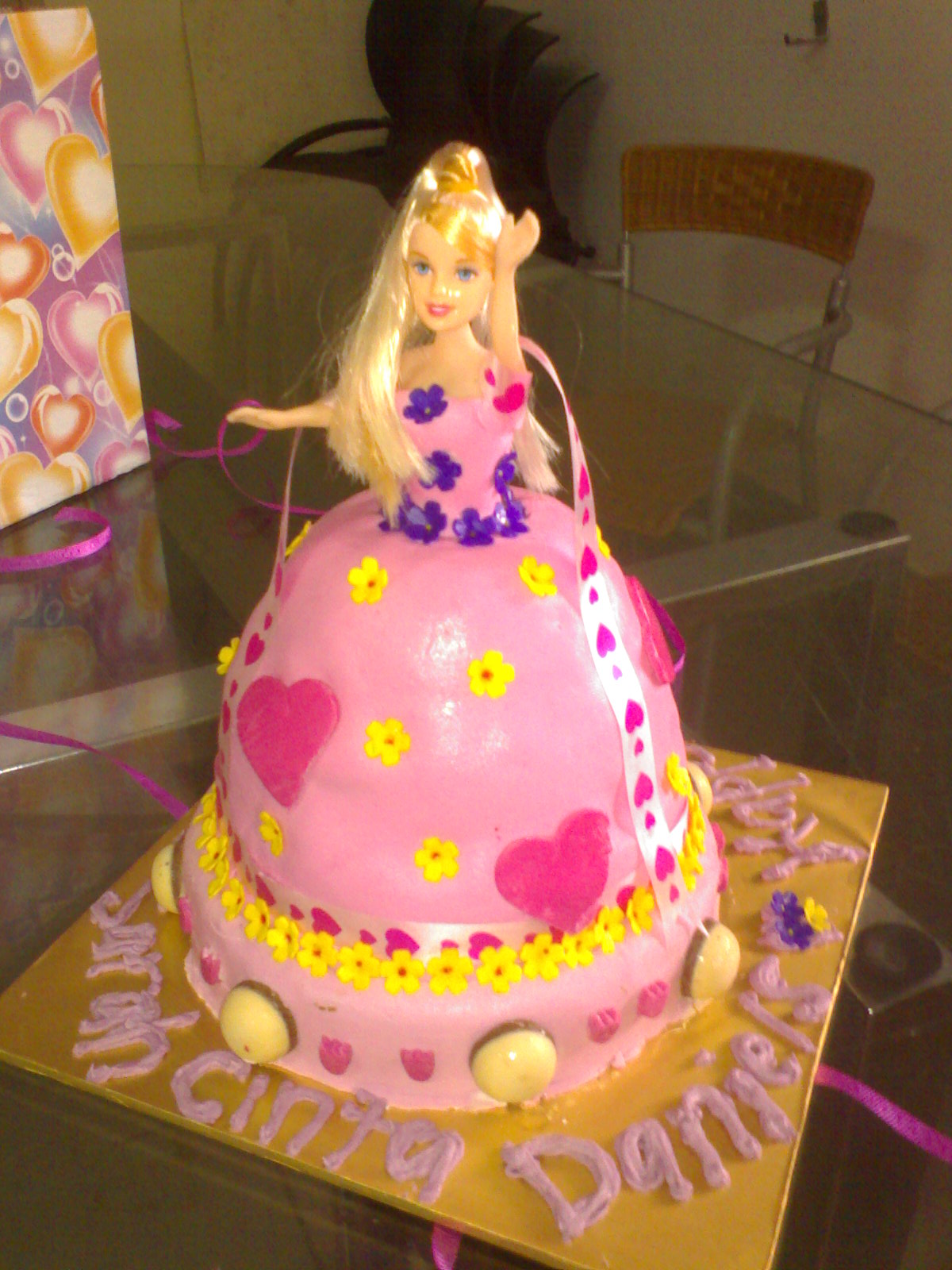 Bibo Cute Cupcakes: My First Barbie Cake