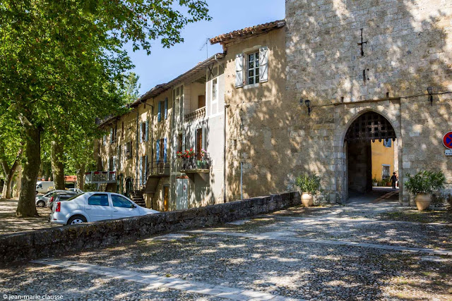 Découvrir la France en photos: 103 - SARRANT. (Gers -32)