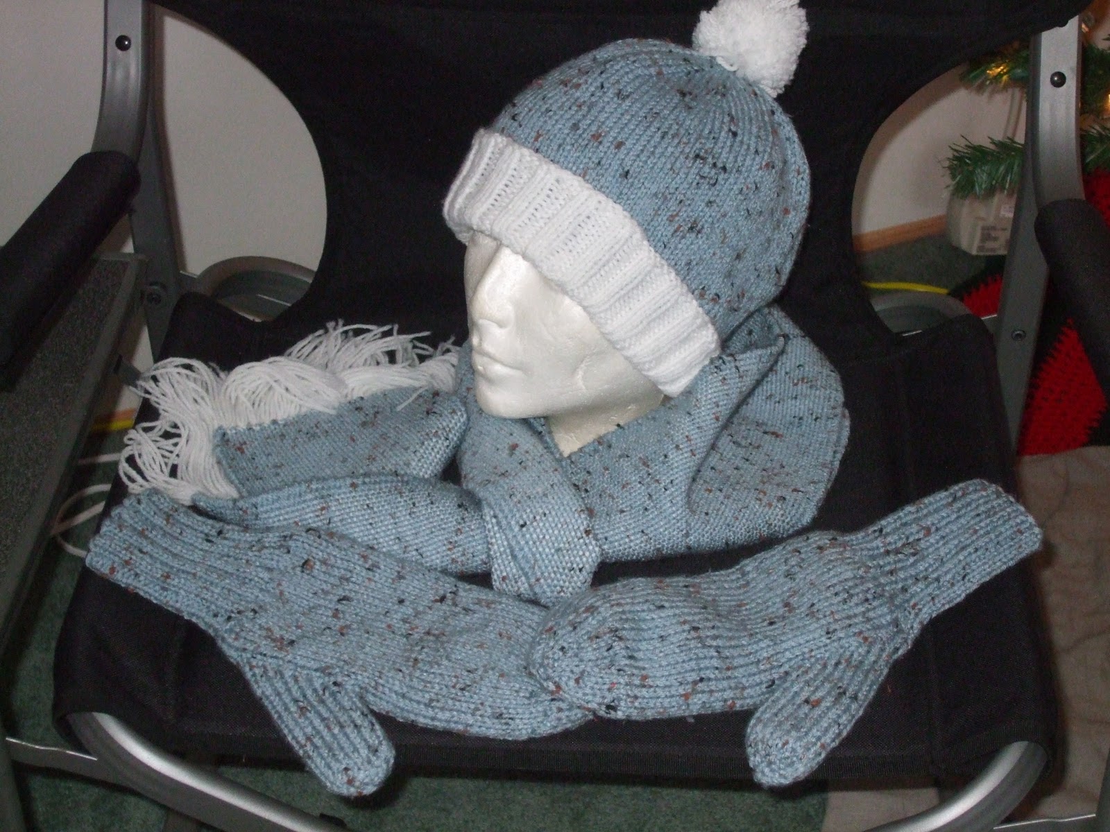 A Glimpse Into Our Life ...: Super Easy Christmas Toque