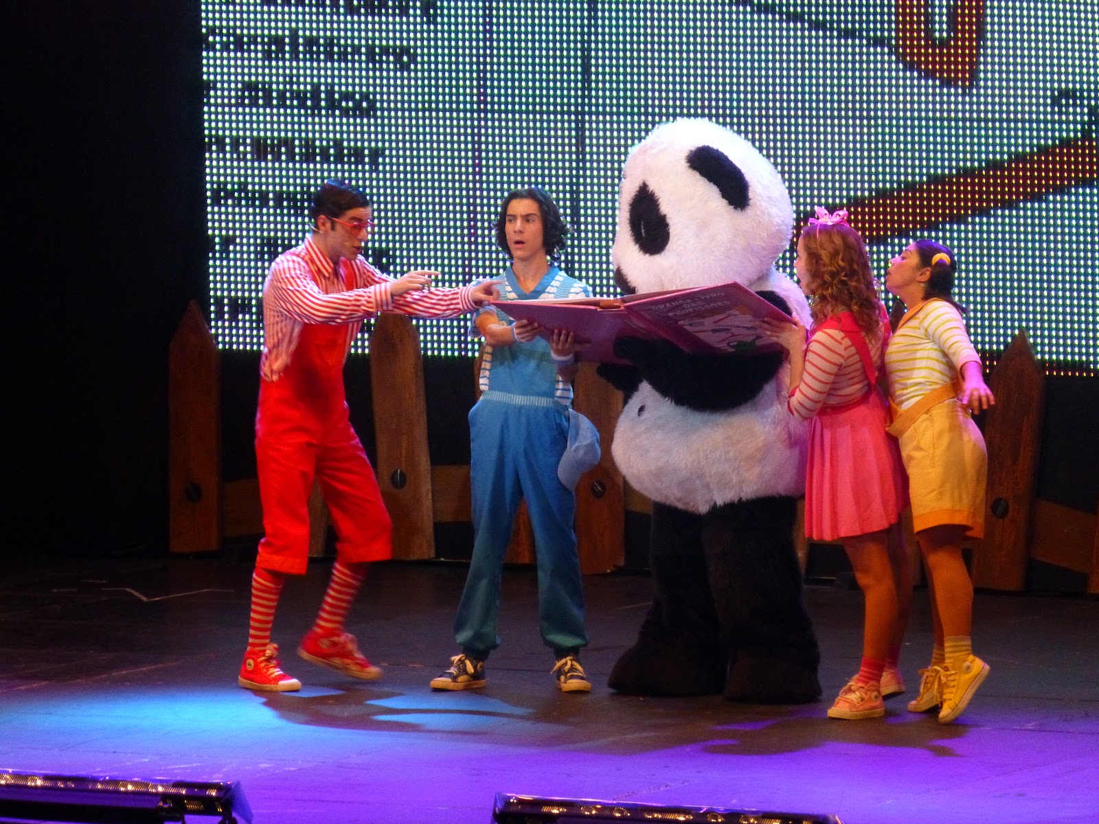 Mall 4 Kids: Panda e os Caricas