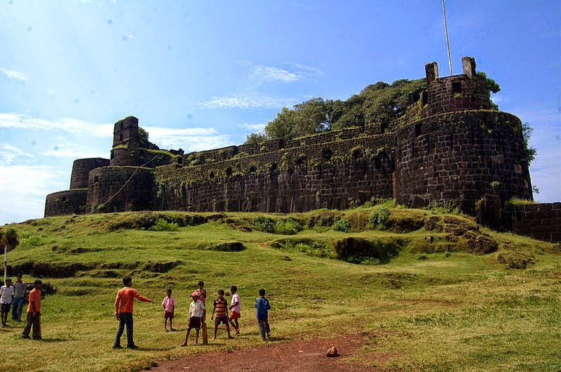 Vijaydurg Fort - The Traveller