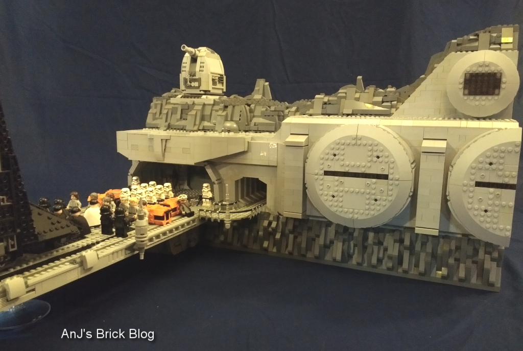 AnJ's Brick Blog: Lego Moc: Eadu Kyber Refinery