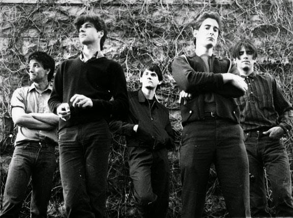 MIND GARDENS: WALL OF VOODOO: CACTUS, IGUANAS Y CAJAS DE RITMO