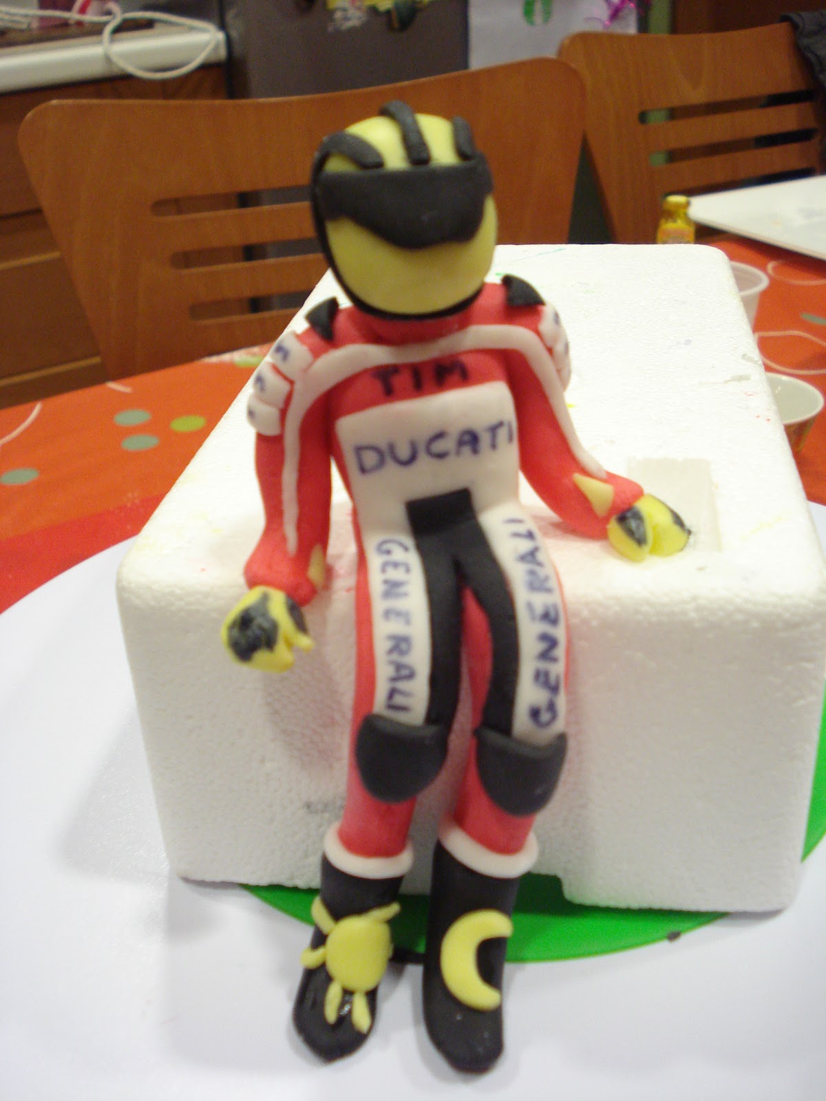 TORTE DECORATE: cAKE VALENTINO ROSSI