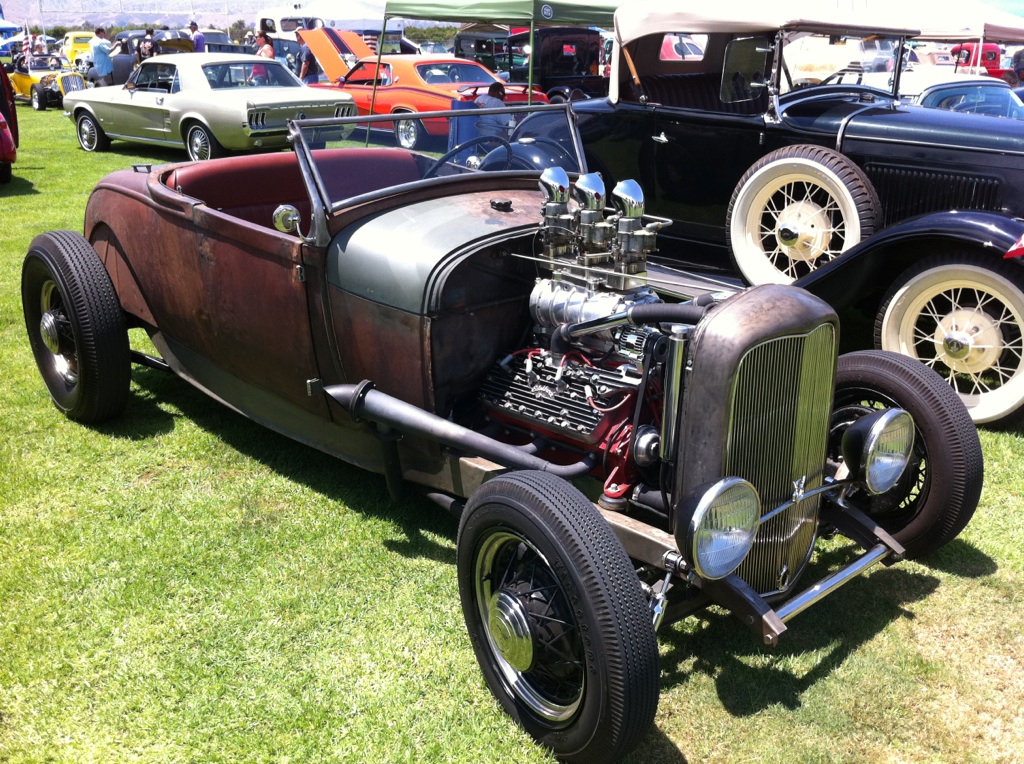 The Vintage Metal Blog: One cool Model A on deuce rails