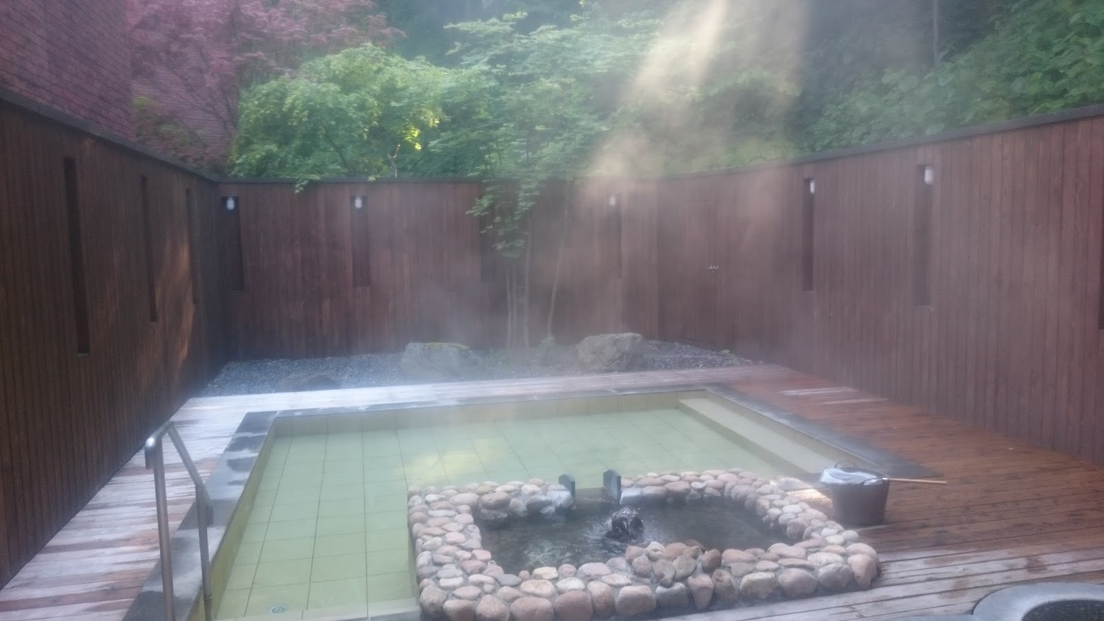 talk-hokkaido: Morning Hot Spring Bath in "Tsuruga Moku-no-shou" Niseko