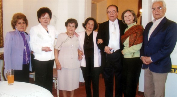 Oh Cochabamba querida! : previo al texto del Dr. Edwin Tapia ...