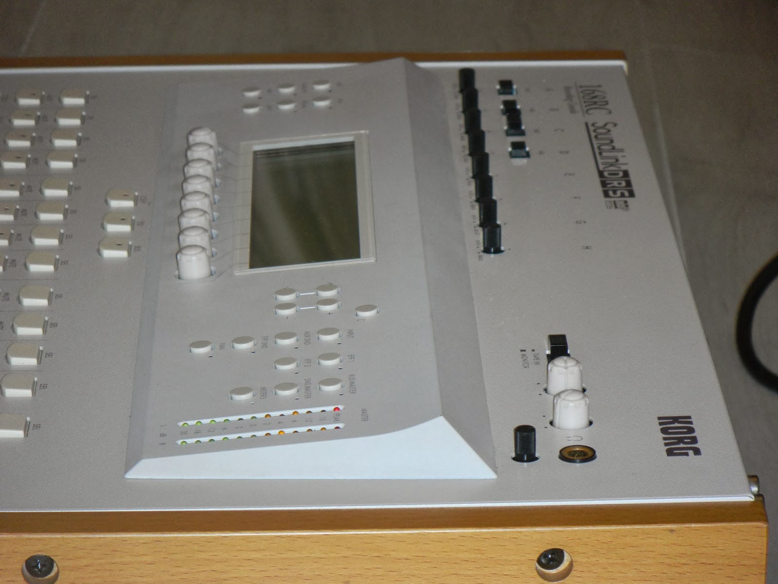 Infrequent Sound [sex.tex] technology: Korg Soundlink DRS 168RC