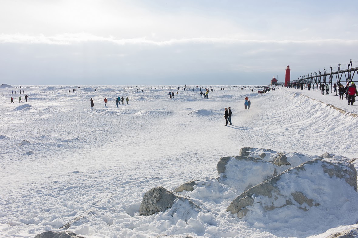 PhotoPro - Rendering Reality: A Walk on Frozen Lake Michigan