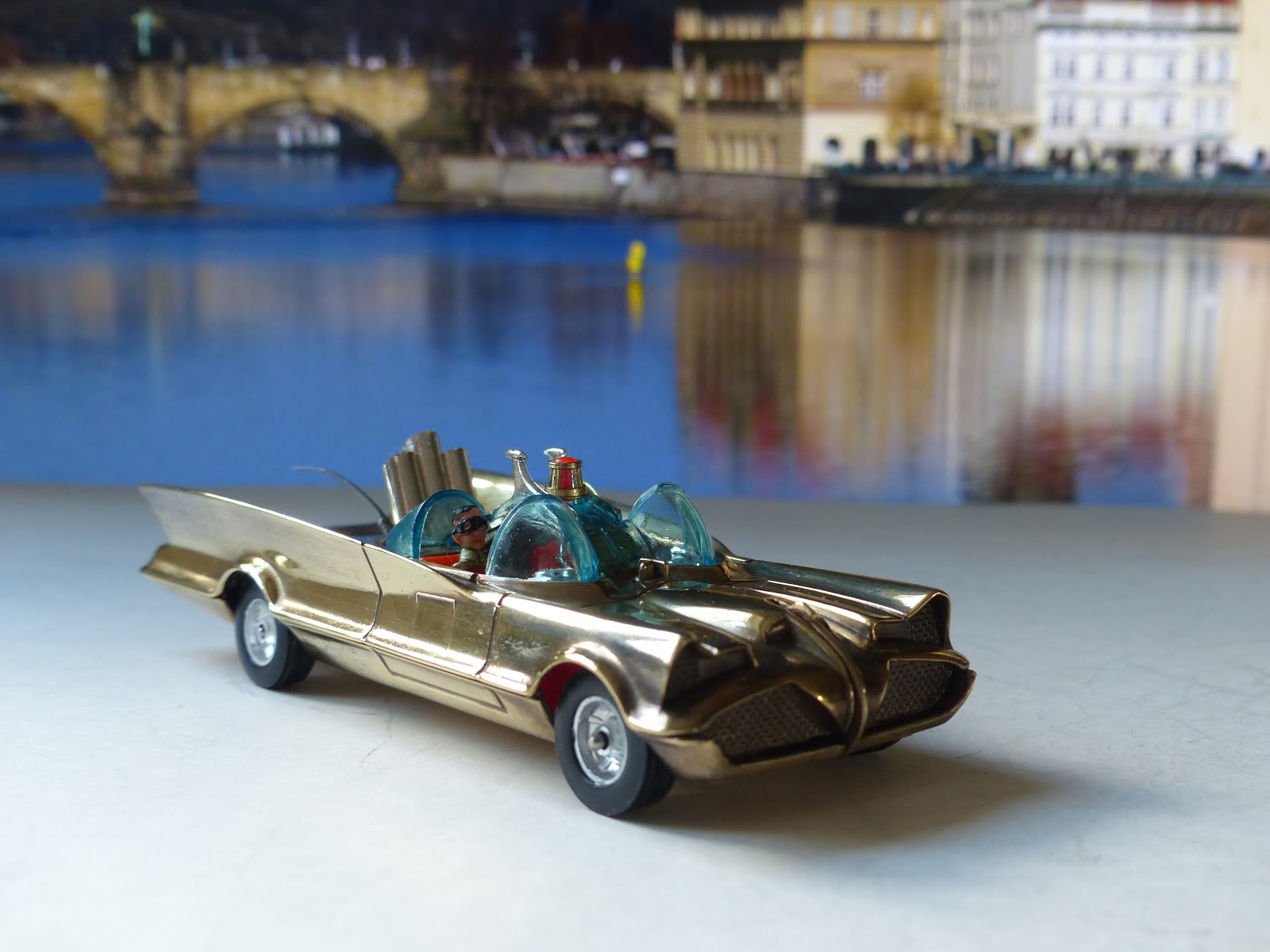 I LOVE CORGI TOYS: The Wilford Collection Pt 6: a gold Batmobile