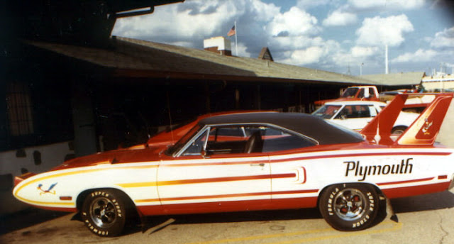 Just A Car Guy: great superbird photos from Highdefforum