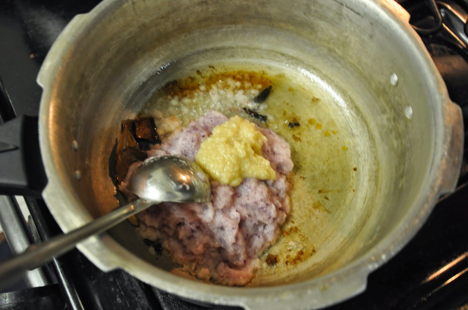 Praba's yummy experiments: Mutton Kuzhambu/Mutton Gravy with potatoes