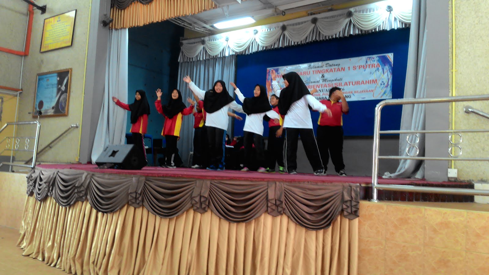 JABATAN BAHASA SMSTSP: Latihan Majlis Penutup Orientasi Pelajar Tg 1 ...