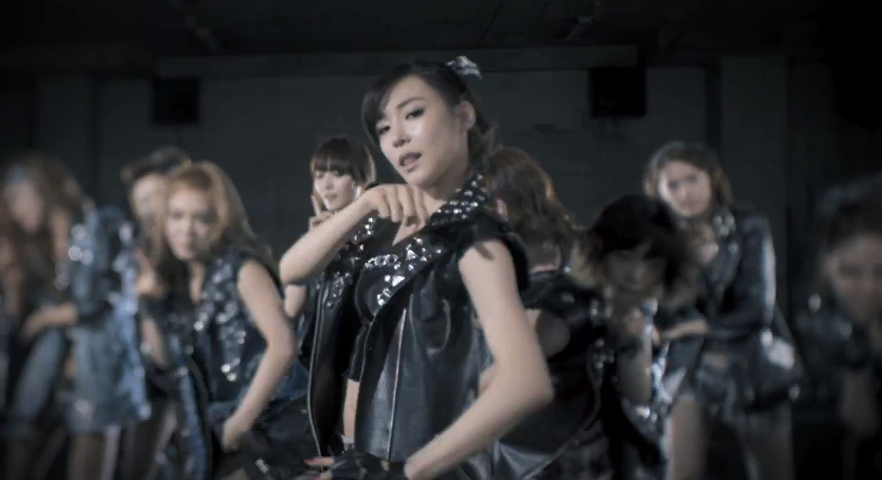 SNSD's "Bad Girl" Makeup Tutorial | neonrouge37