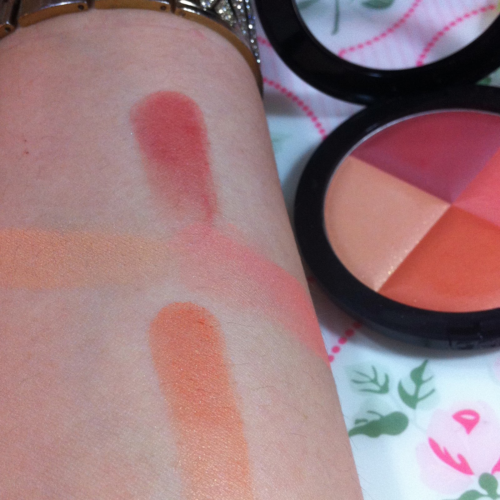 Gamze Çelikdemir: Gosh Multicolour Blush 51 Bronze Pie Allık \ Bronzer