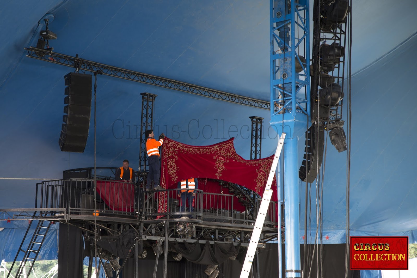 Circus -Collection: Cirque Knie 2018, montage des gradins et de l ...