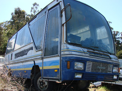 Buses from various cities in the world.: Mazda T3000 deluxe na sucata