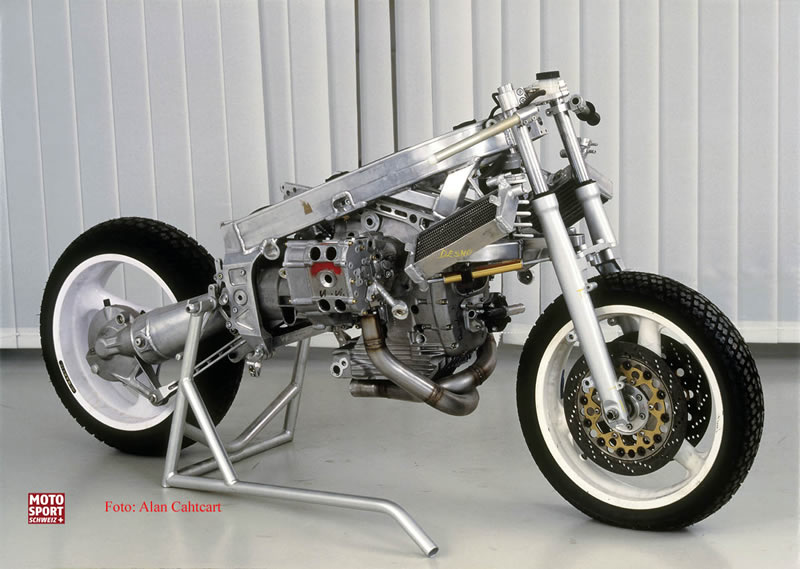 Simplemente Motos: La R1 desmodrónica de BMW