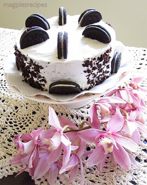 Magpie's Recipes: Chocolate Oreo Cake with Quick Fluffy frosting- Happy ...