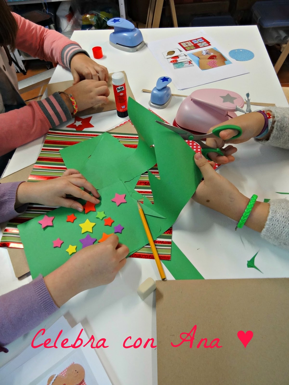 Viviendo en el desván: Blog del mes: Celebra con Ana