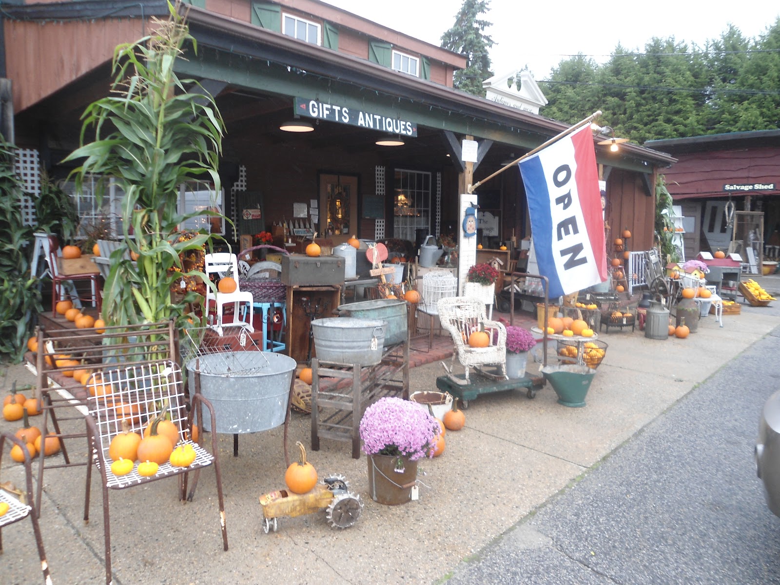 Wrentham Country Store: A Great First Day of the Vintage Fall Market