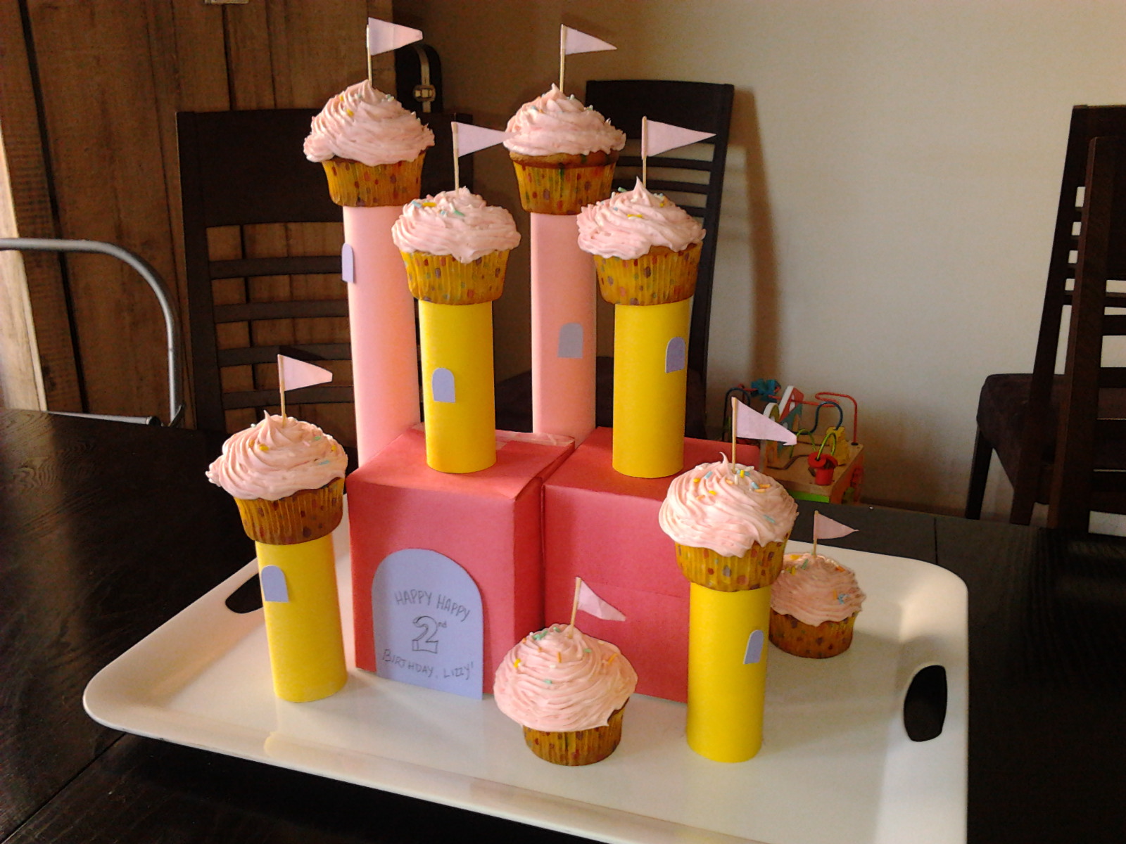 EcoActivista: Recycled Castle Craft!