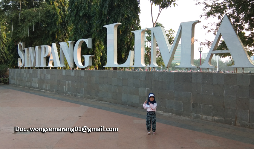 Tour to the Simpang Lima Semarang - Indonesian Touring
