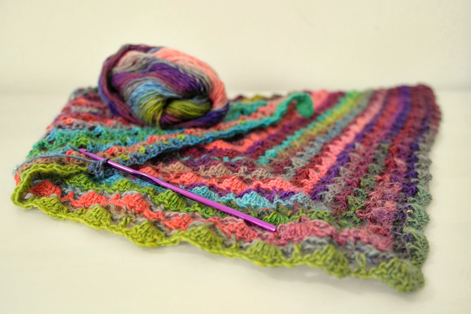 VlnaNaPredaj: Hačkovaná deka so srdiečkami zo srdca