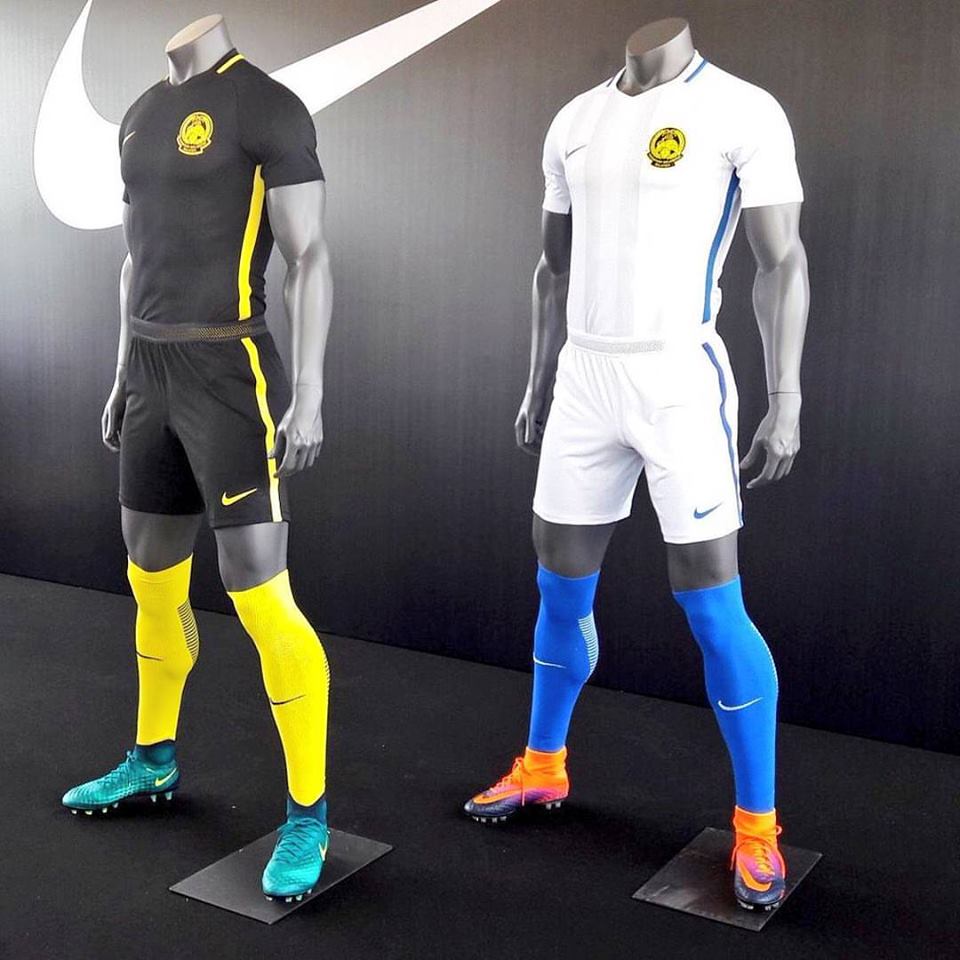Kaki Pungkor: Jersi Baharu, Jersi Lama, Logo FAM dan NIKE
