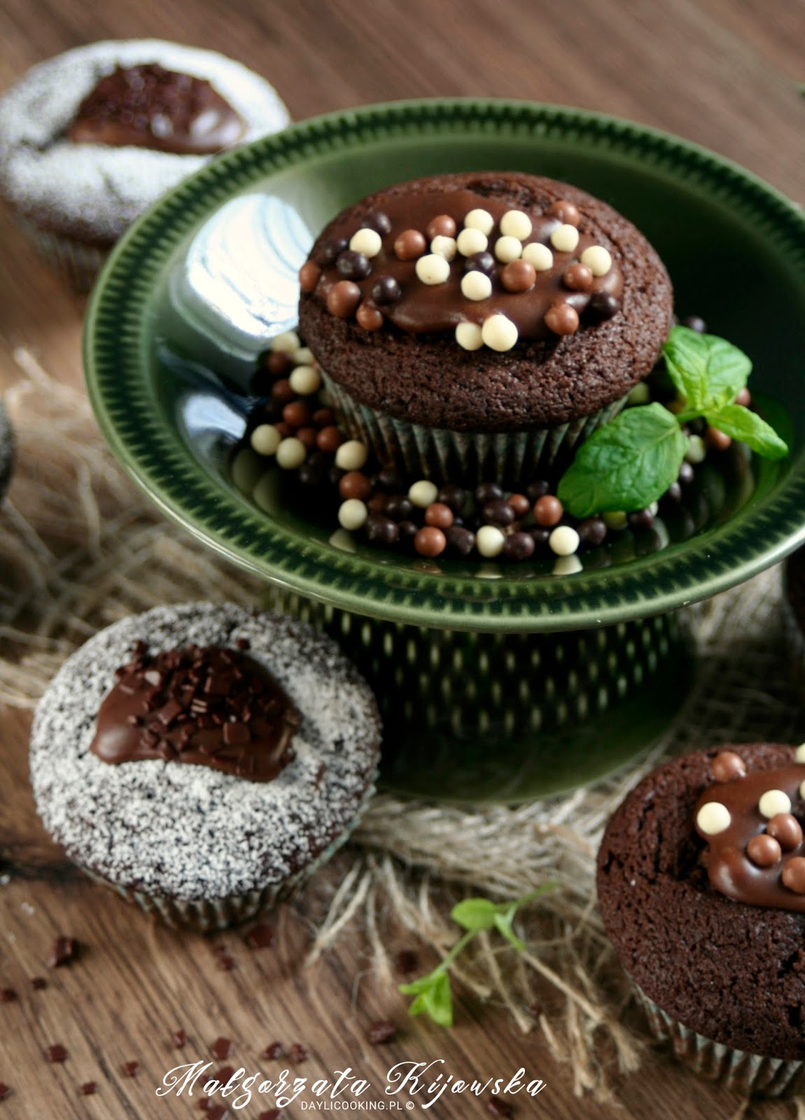 Muffiny czekoladowe z...czekoladą • Blog kulinarny DayliCooking