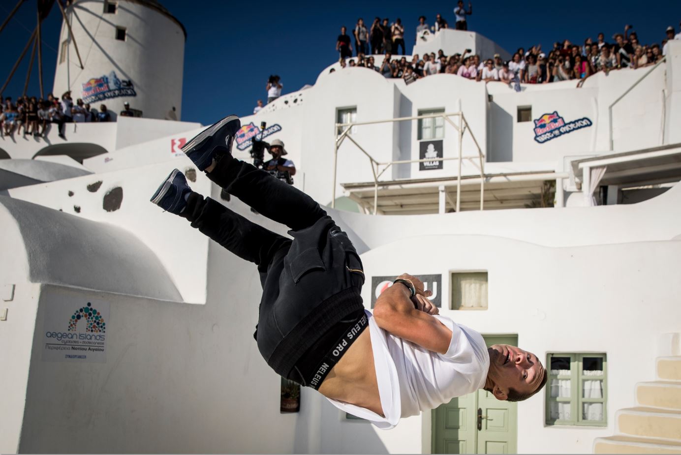 Naxos Fan: 7ο Red Bull Art of Motion στη Σαντορίνη: Ένα υπερθέαμα ...