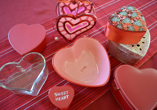 The Copycat Collector: COLLECTION #161: Valentine Containers