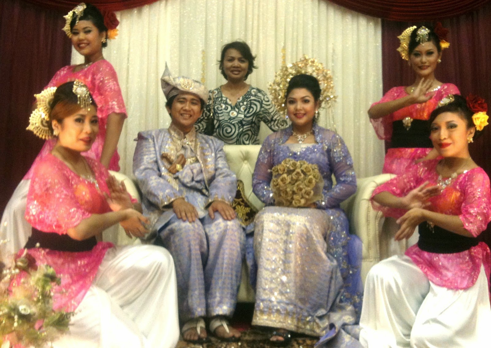 KESANTUNAN MASYARAKAT MALAYSIA: KESANTUNAN MELALUI ADAT PERKAHWINAN