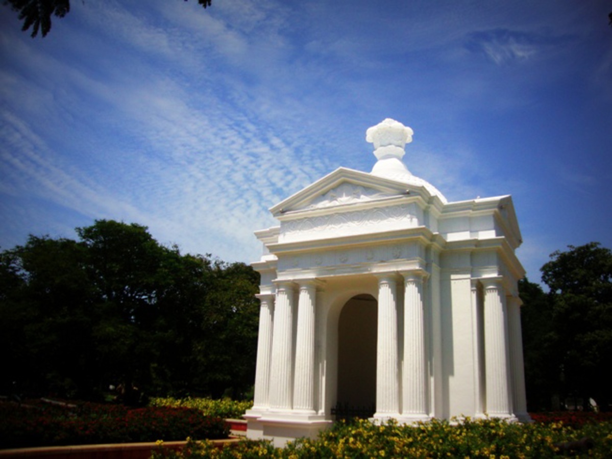 Pondicherry Tourism: Aayi Mandapam (Park Monument), Pondicherry