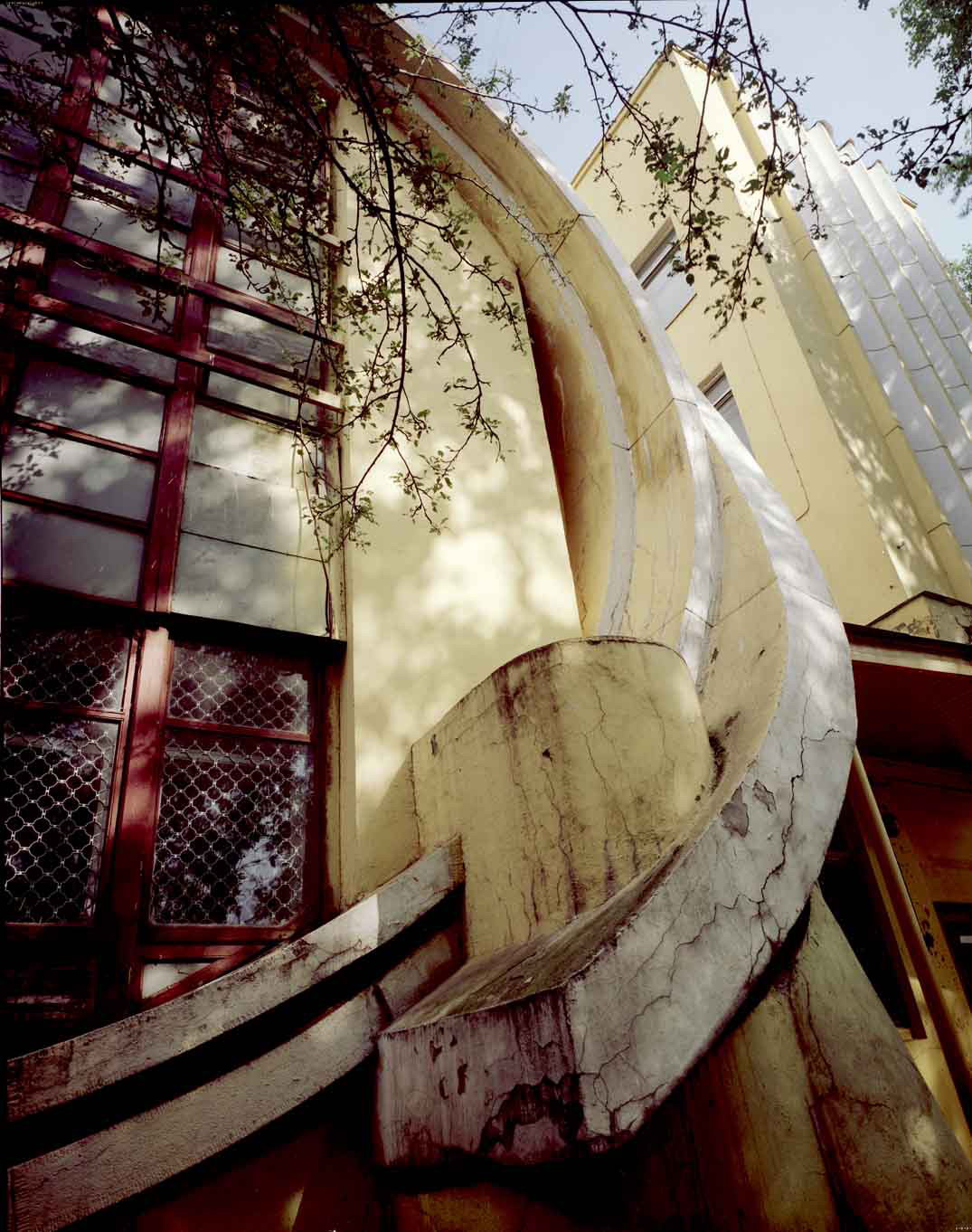 The temples of consumption: Richard Pare - Russian Constructivism ...