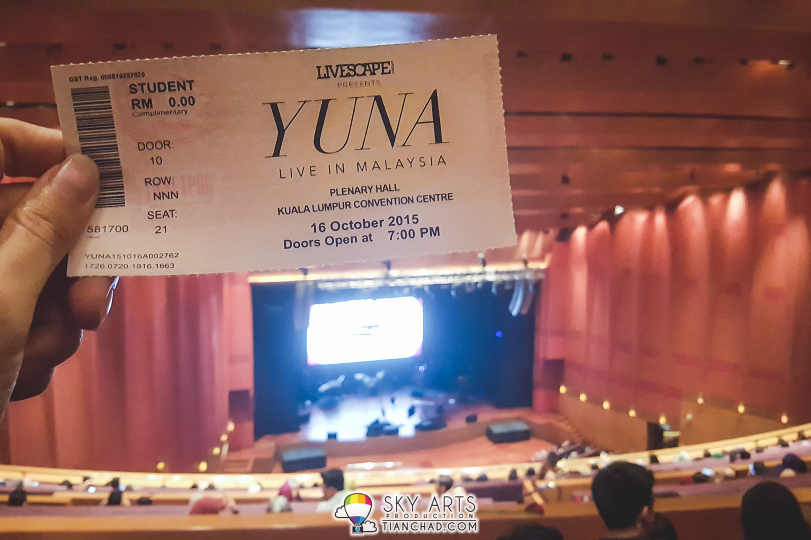[Photo] Sparkling Night at Yuna Live In Malaysia 2015 | KLCC Plenary ...