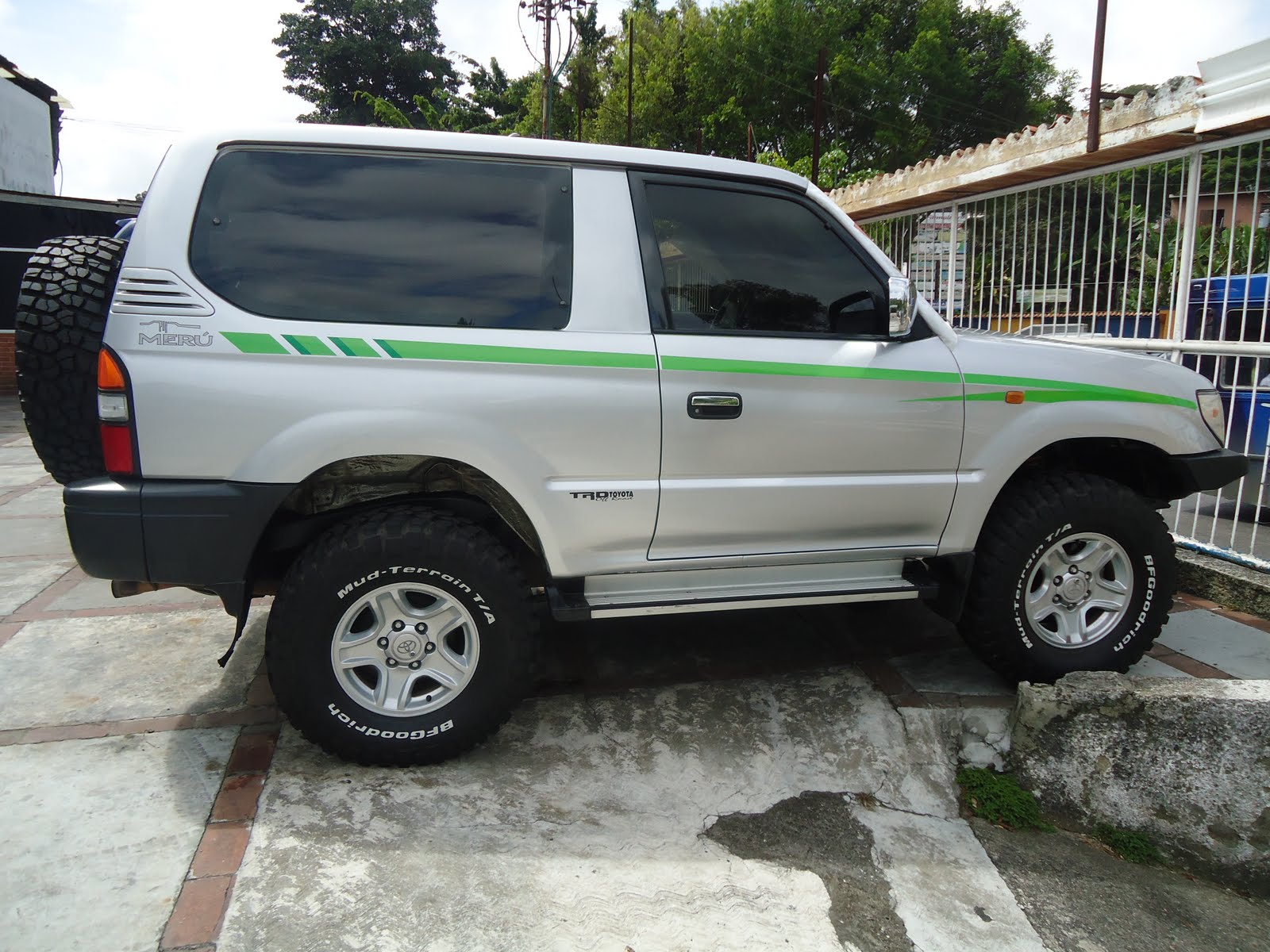 Check Tu Auto: Toyota Meru 2.008