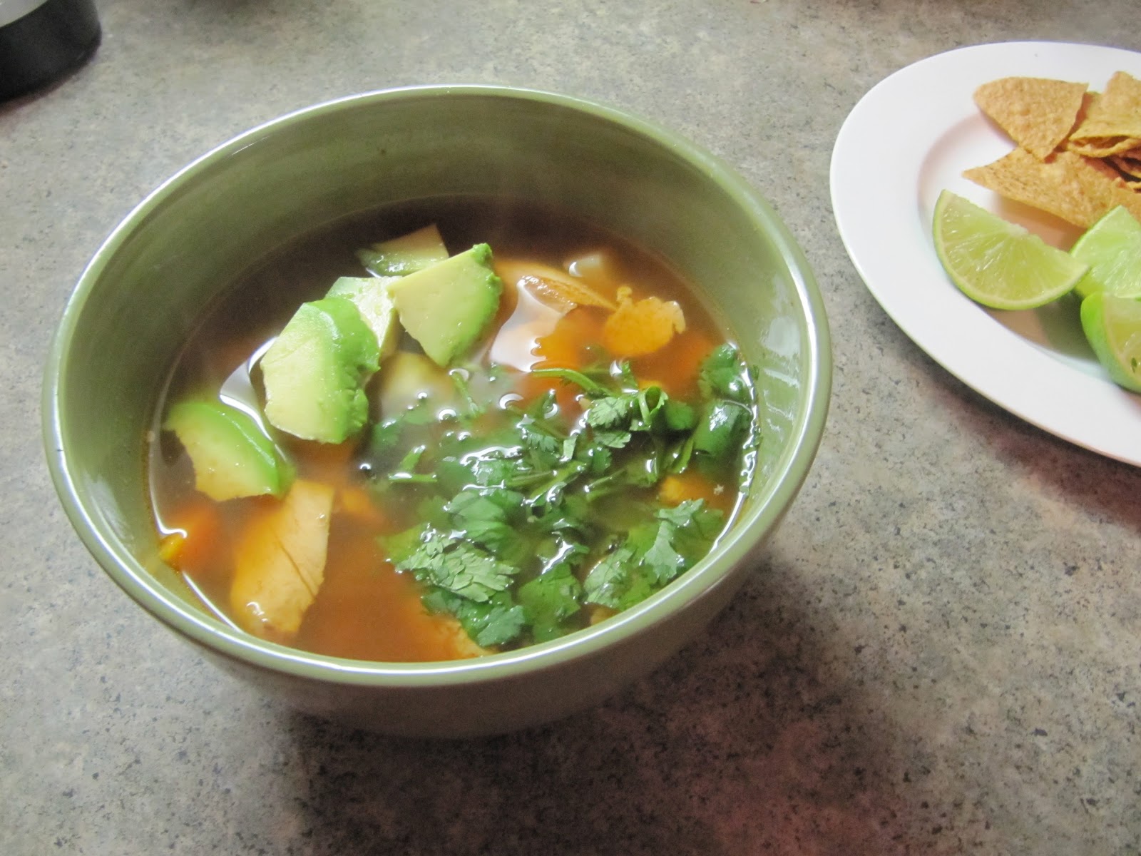 comal caliente: caldo tlalpeño