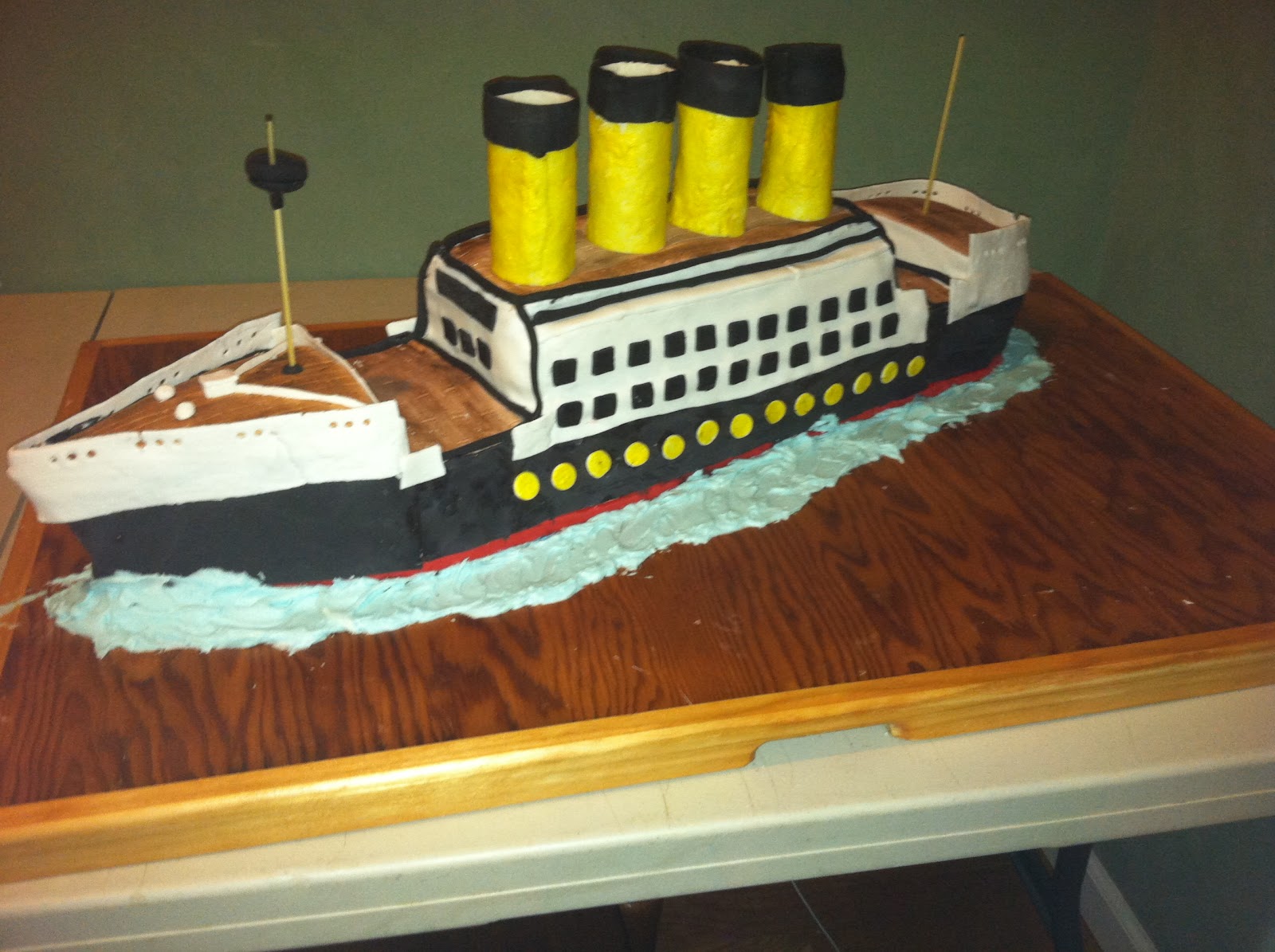 Christine's Cakes: The Titanic Sunk again!
