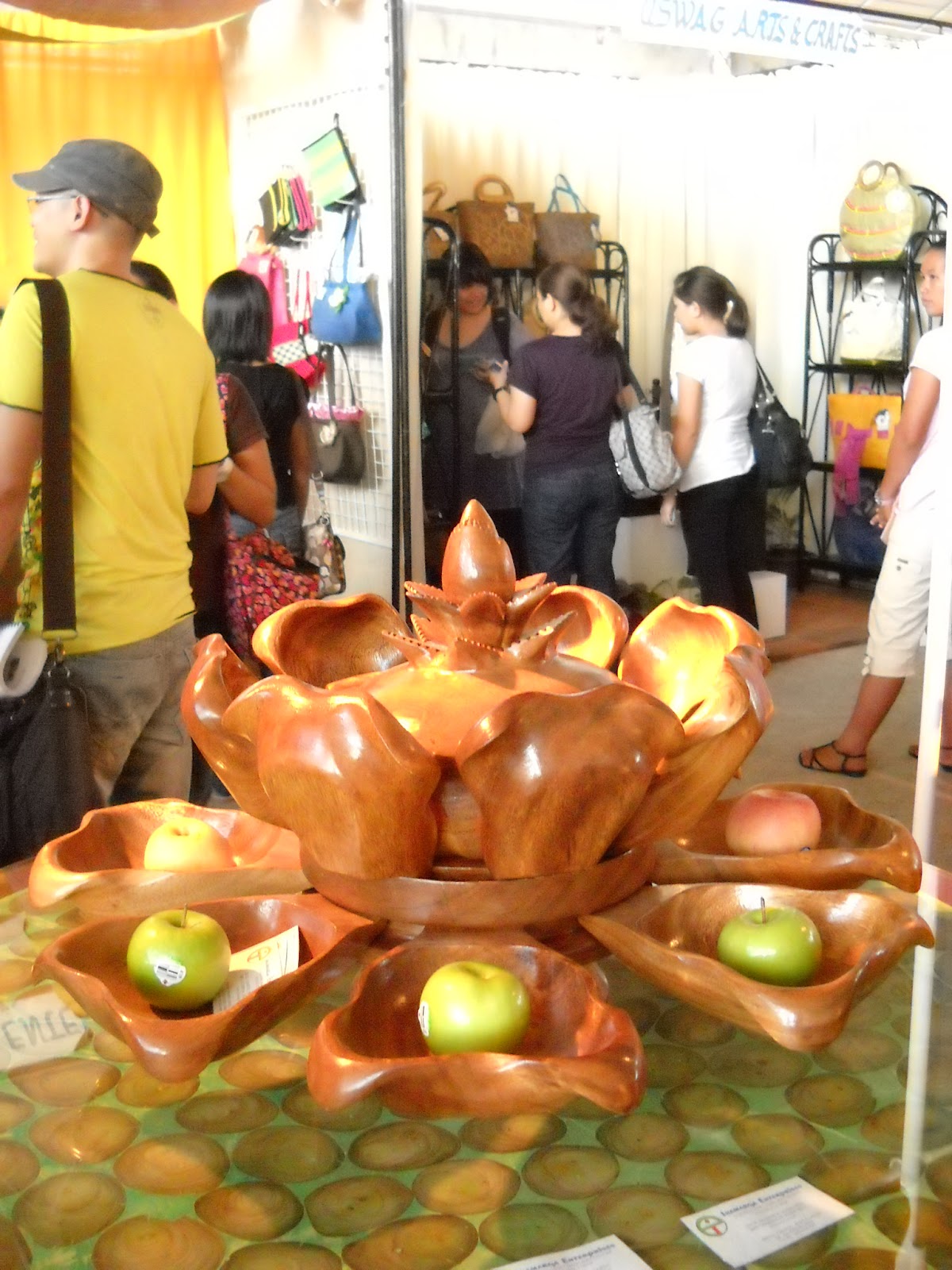 MADYAAS PEN: Aklan Product Expo 2012 Highlights Innovative Fashion ...