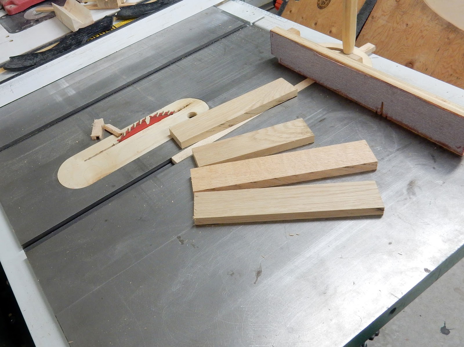 Jax Design: Make a Simple Jig and Build Boxes with Decorative Splines